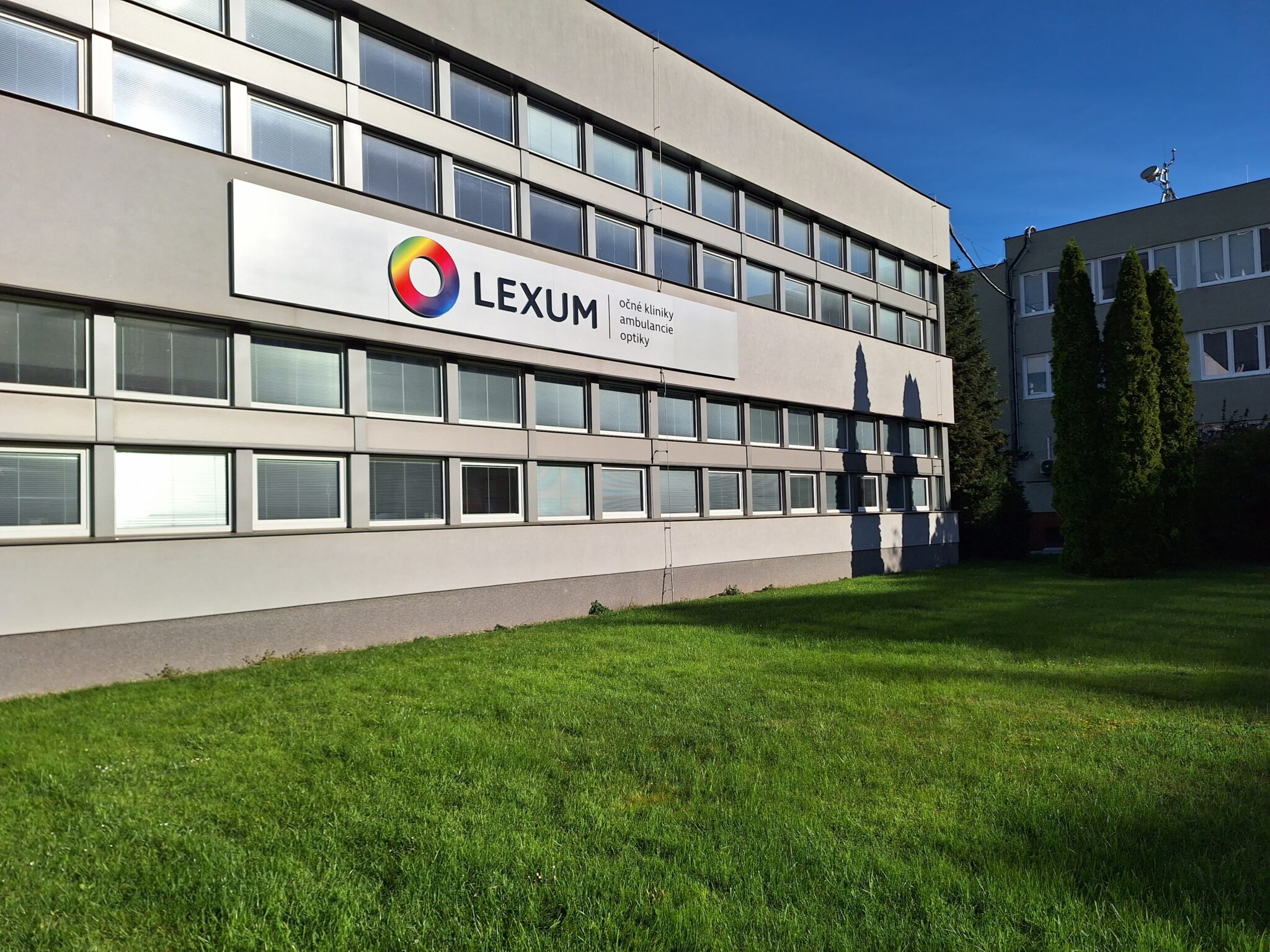 LEXUM sieť očných kliník, ambulancií a optík - Sieť očných kliník Lexum